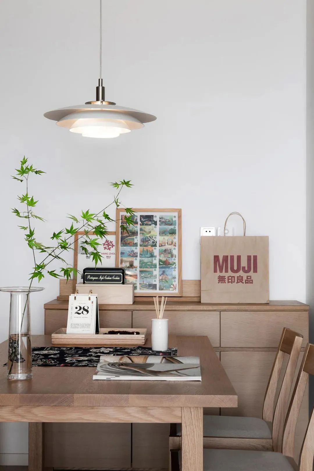 110㎡ of natural logs, decorated with 1000 cups, the ultimate storage ...