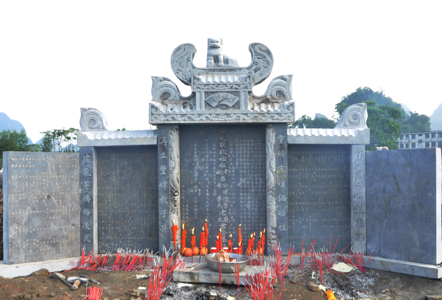 Tree Monument Etiquette and Greetings - iNEWS