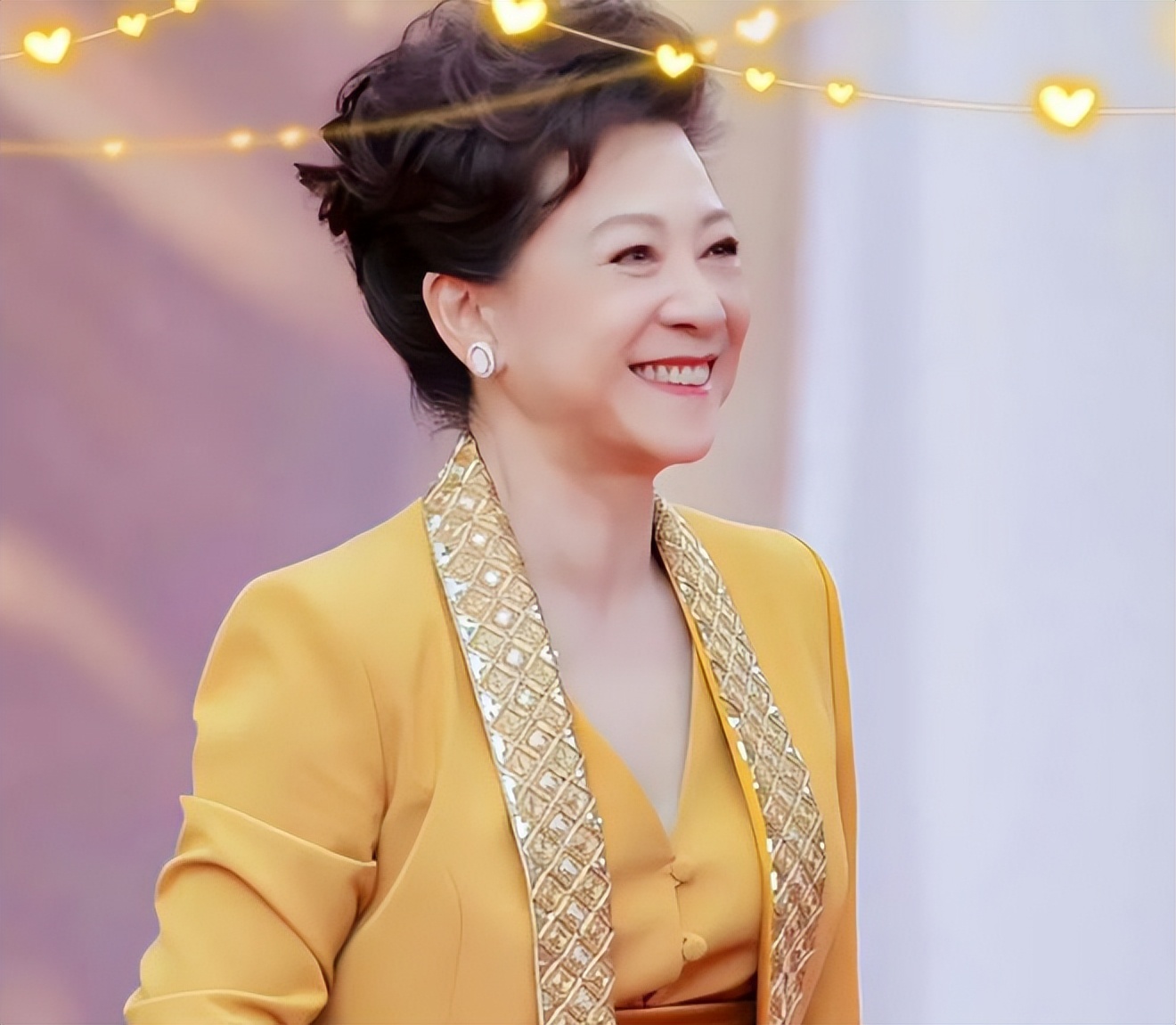 When 70-year-old Liu Xiaoqing was in the same frame as 74-year-old Wang ...