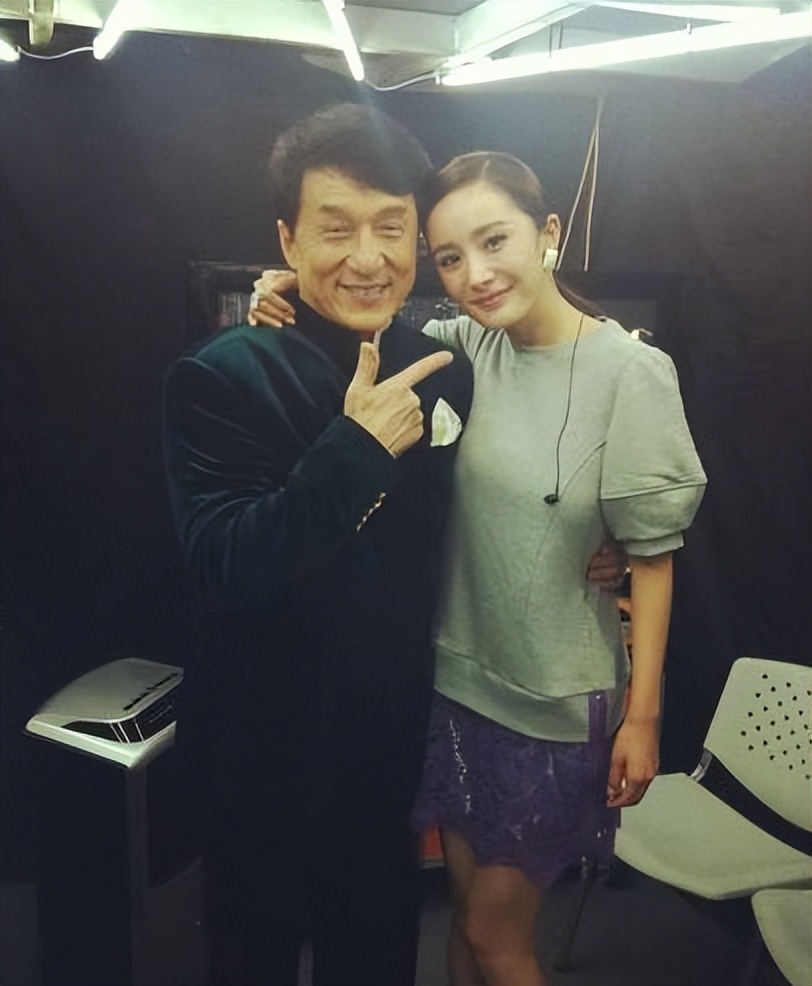 "Domineering female president" Yang Mi: divorced her ex-husband 100 ...