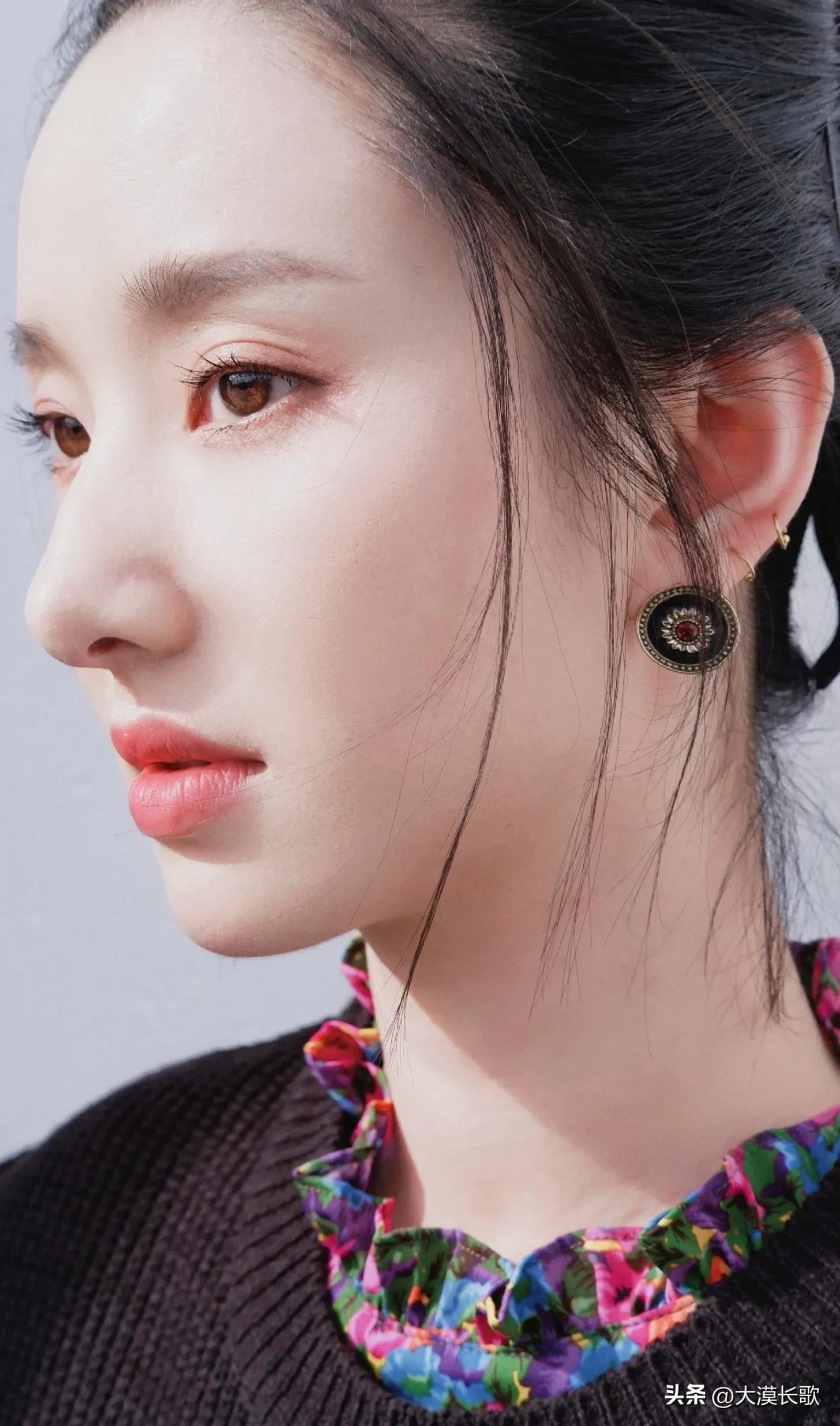 Liu Shaoqing·Looking and laughing always ecstasy - iNEWS