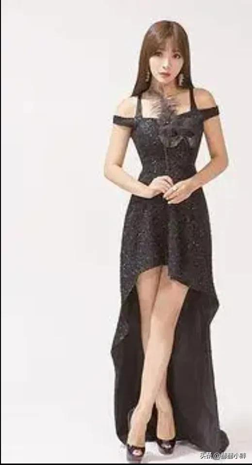 "Goddess of Beauty" Liu Yan, so envious of her long legs - iNEWS