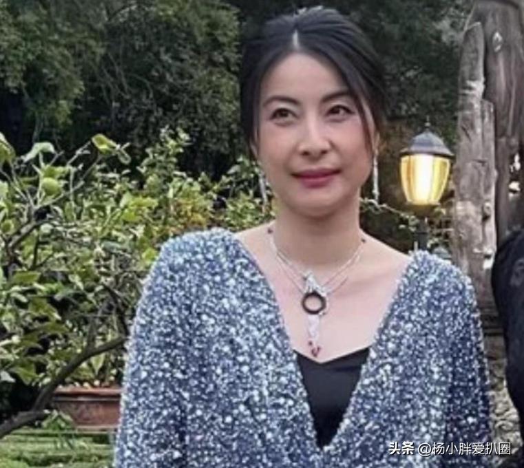 The two goddesses are beautiful in the same frame! Guo Jingjing wears ...