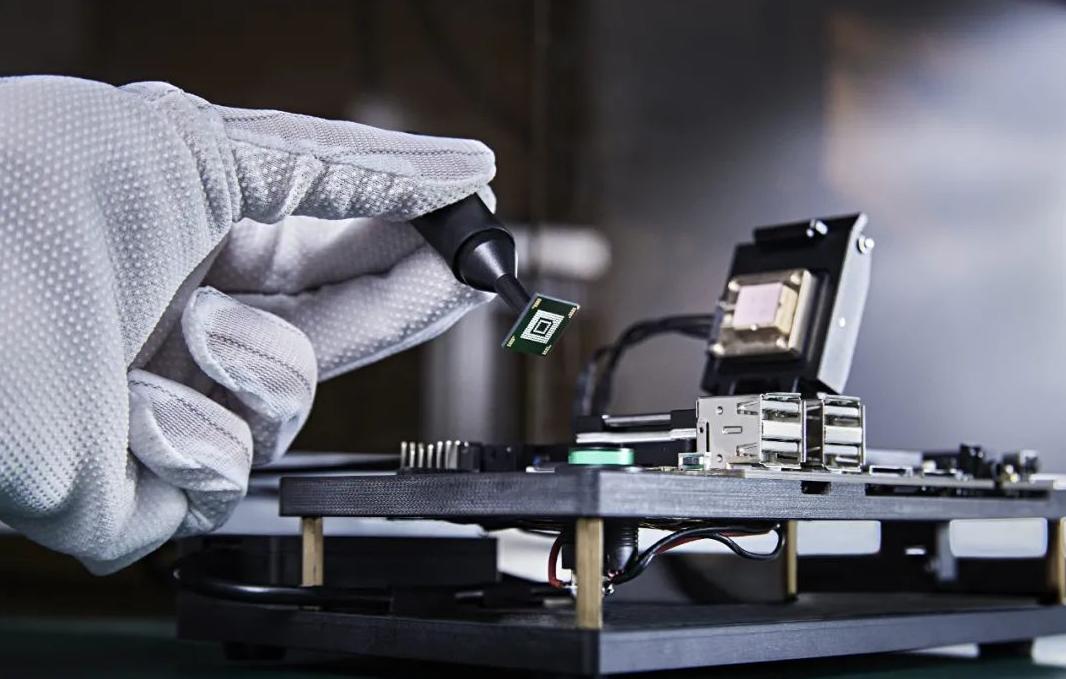 14nm chips are enough, don't blindly pursue 3nm, the key is to consolidate the chip industry ...