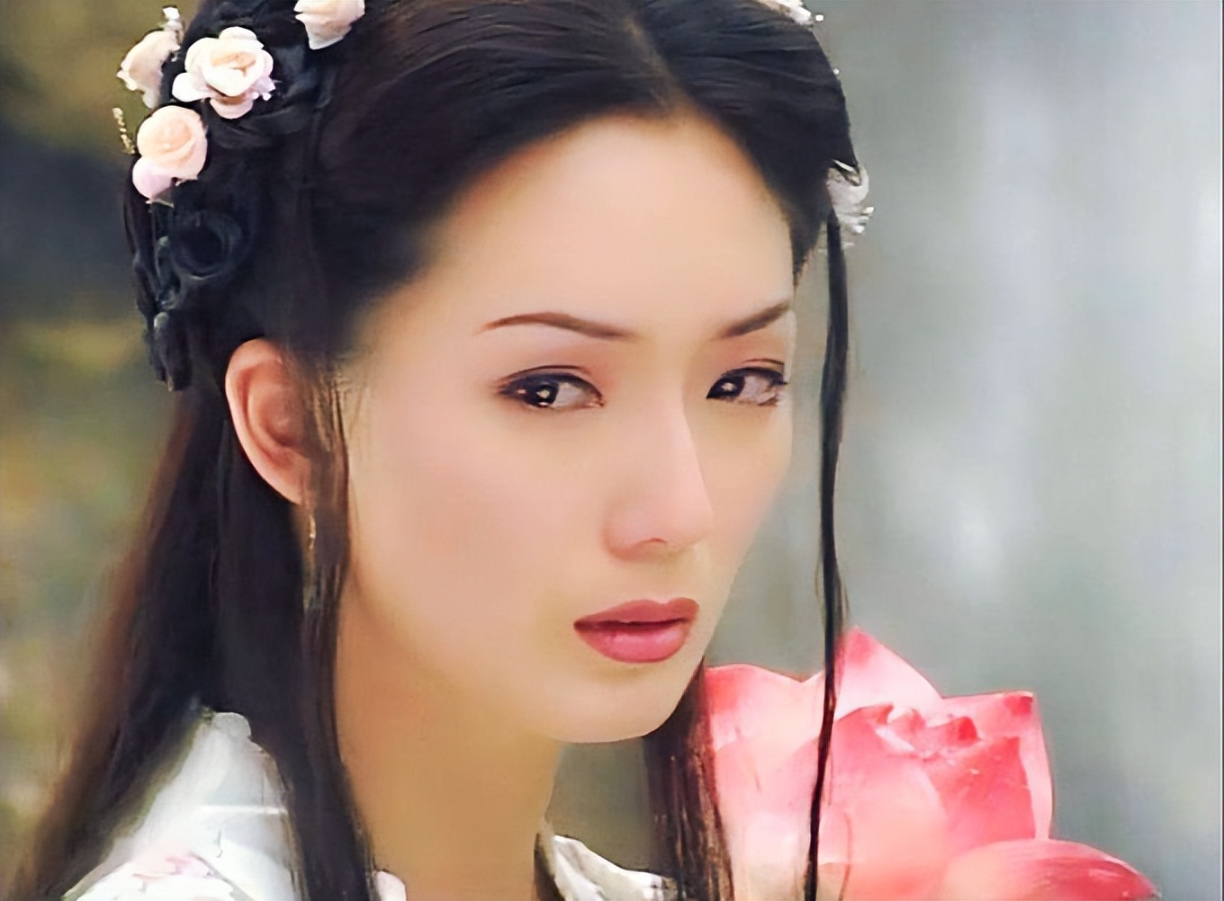 On the seventh day of March, He Xiangu's birthday, as the only woman ...