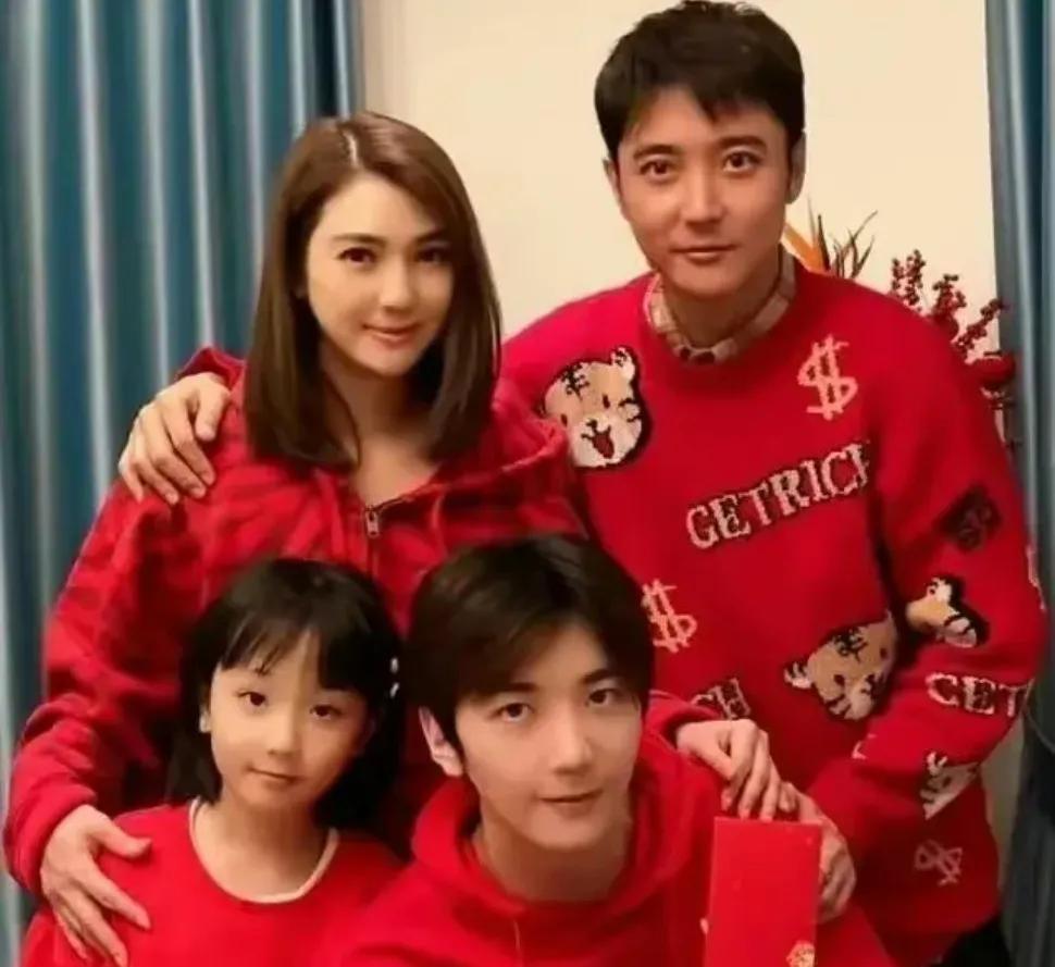 "Hong Xin and Zhang Danfeng divorced, the three of them posted a message, including Bi Ying ...