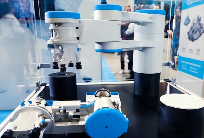 Pneumatic robot: It does not need to be controlled by a circuit. What ...