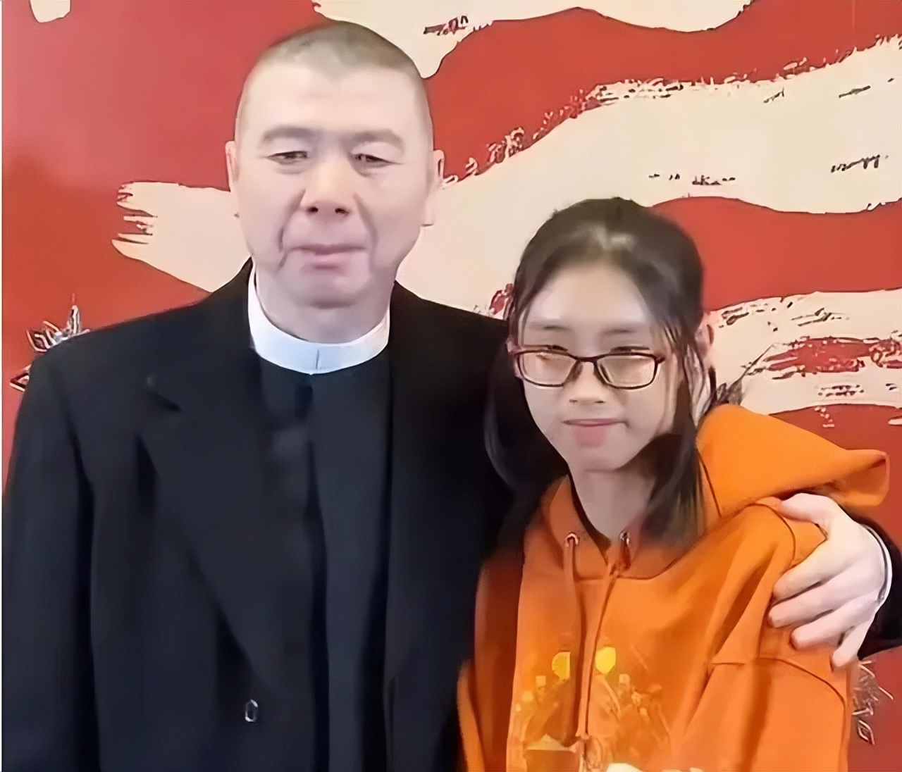 How wild is Feng Xiaogang and Xu Duo, the adopted daughter of Xu Fan? - iNEWS