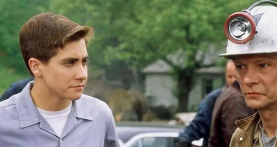 How did the composition and use of color in the American film "October ...