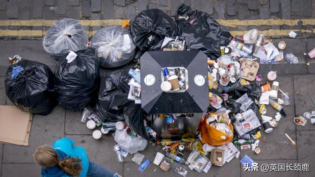 How long will rubbish be piled up across the UK?Garbage workers strike ...