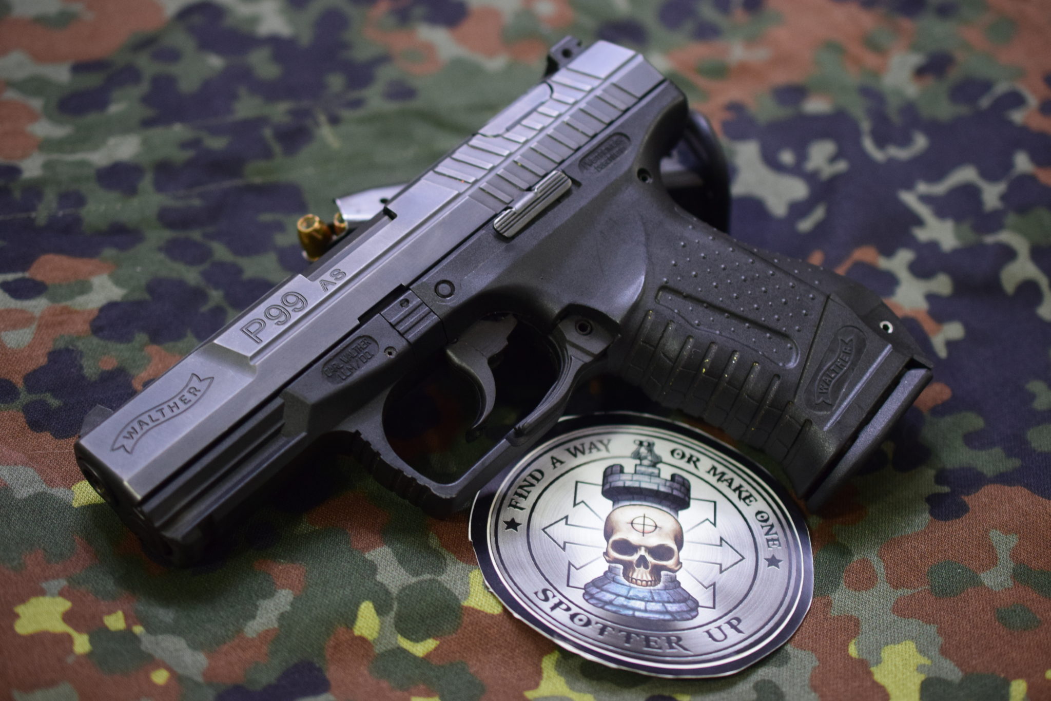 Walther P99 semi-automatic pistol - iNEWS
