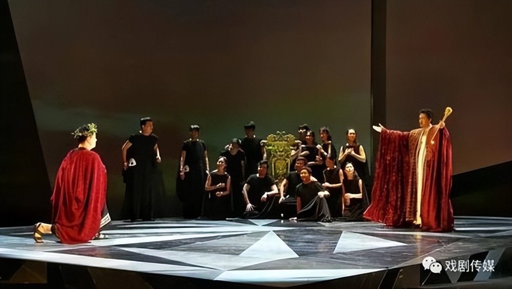 Analyzing the essence and development of ancient Greek comedy from the ...