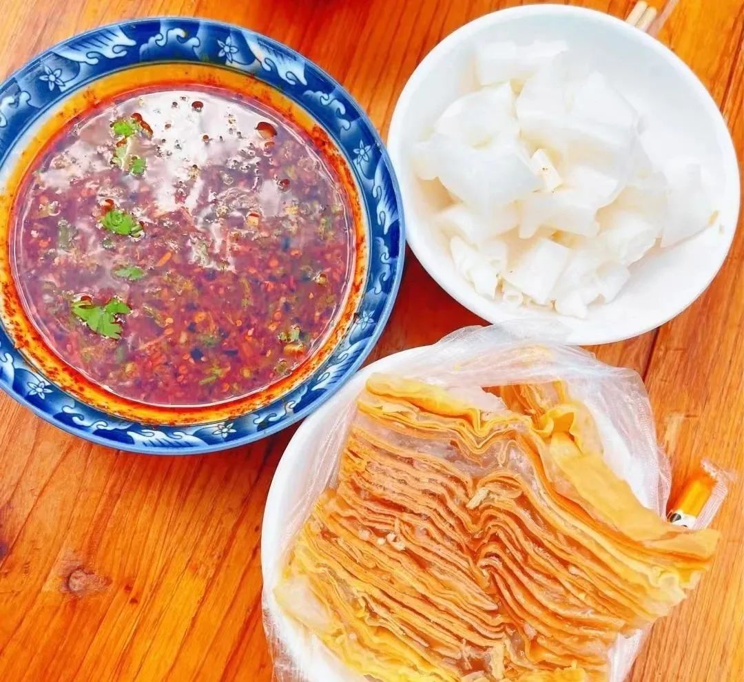 What to eat in Yunnan? Meet Yourself - Dali! Snack part two! - iMedia