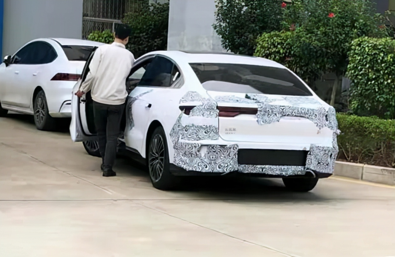 Strength crushes the Accord!BYD Han DMi real car exposed, battery life ...