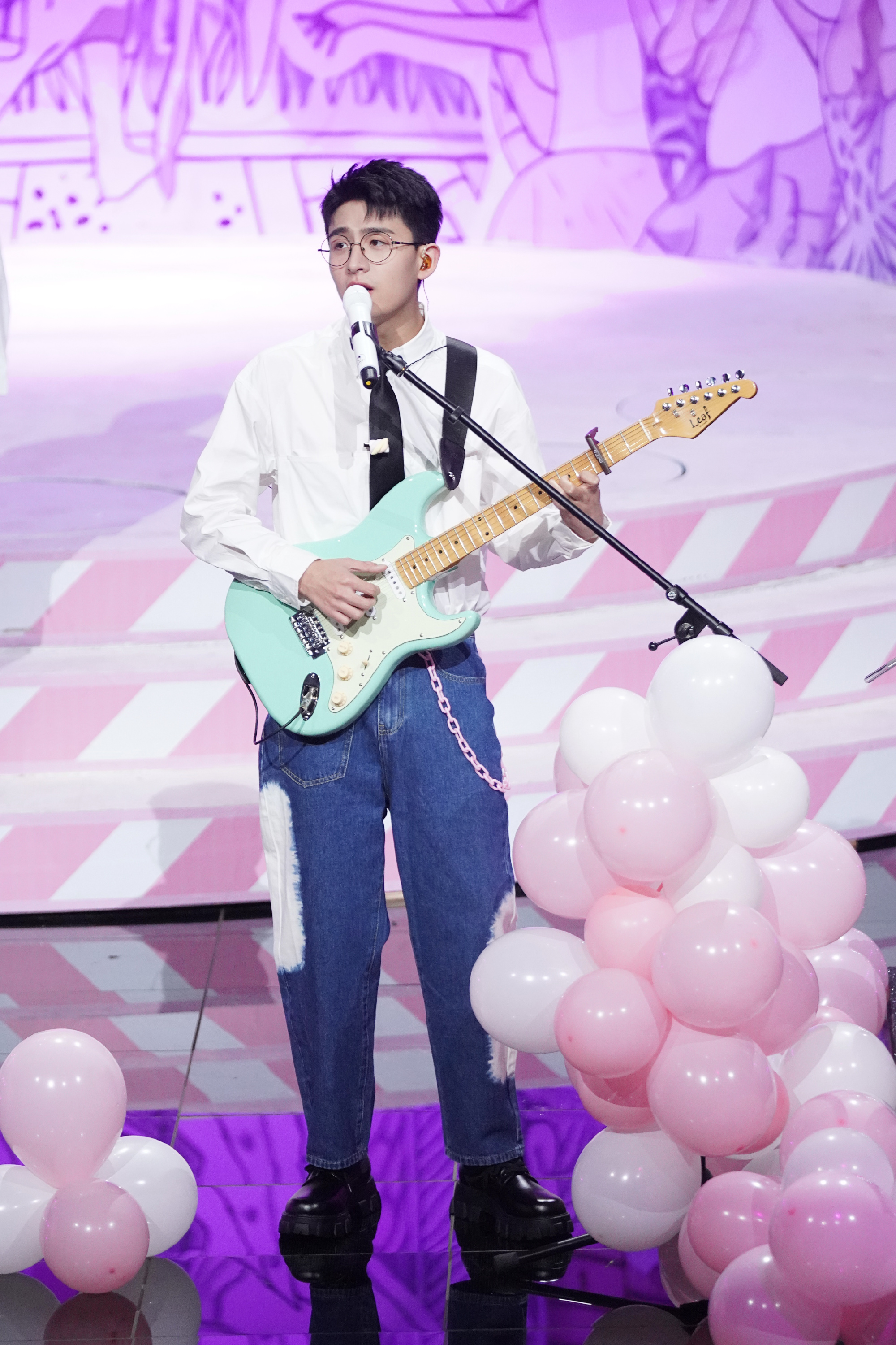 Jiao Maiqi: a singer who can feel the summer breeze, the waves and the ...