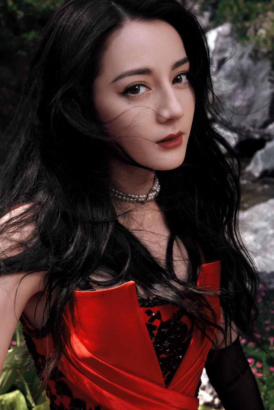 amazing! Di Lieba's Red Beaded Embroidered Dress Photo Released - iMedia