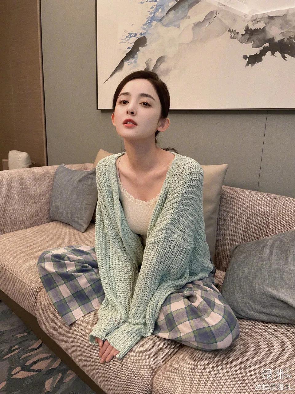 Gu Li Nazha's beauty is amazing, who is not tempted by such a value - iNEWS