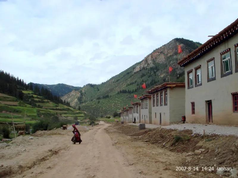 Follow Lao Han throughout China 28, Qamdo No. 2 - iNEWS