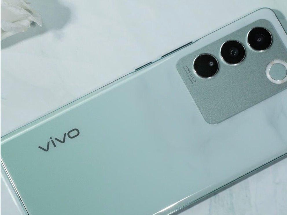 Vivo's S16 Pro Yan Ruyu color matching, the appearance is very stunning ...