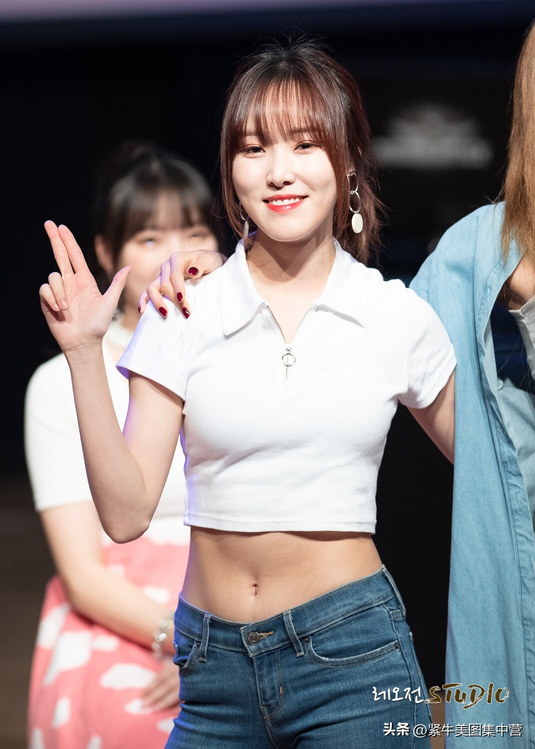 Cui Yuna (Yuju) skinny jeans beautiful picture - iMedia