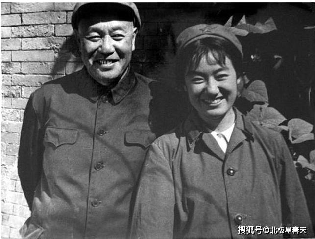 Memories of the 22 Great Movie Stars in New China - Cui Wei - iNEWS