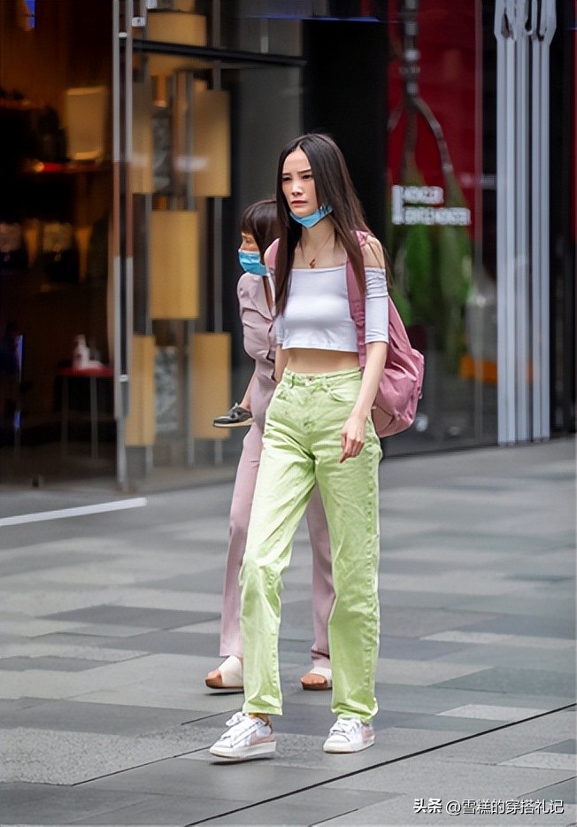 I was amazed by the street photos of girls in Chengdu: Wearing skirts ...