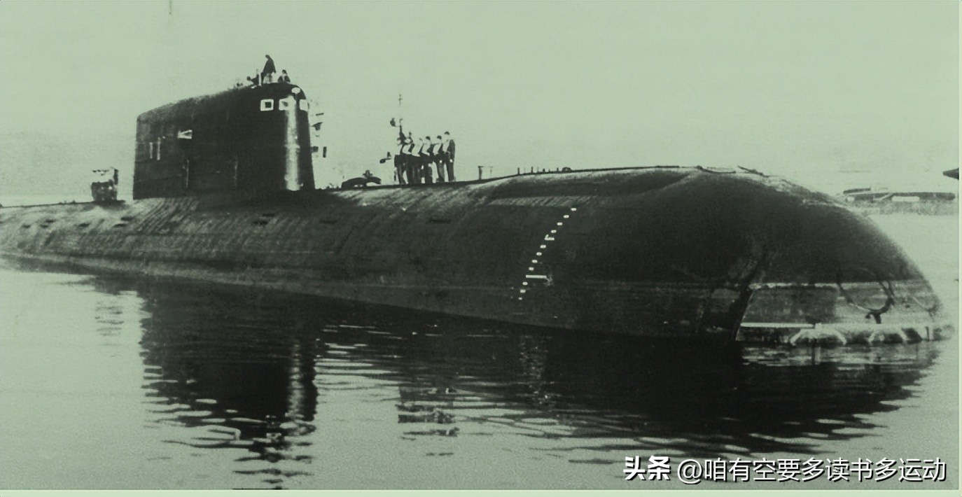 Soviet Cold War attack nuclear submarines from November class to Akula ...