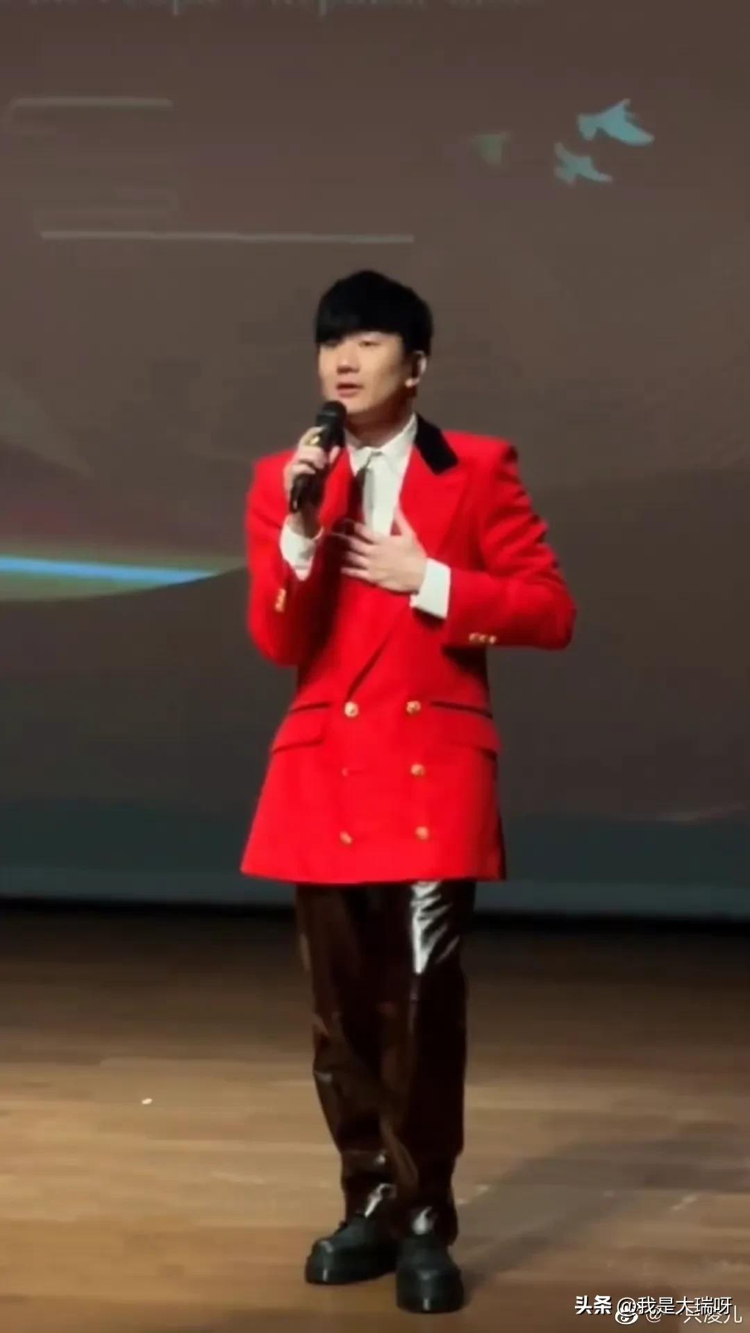Singapore singer JJ Lin participated in the embassy's National Day ...