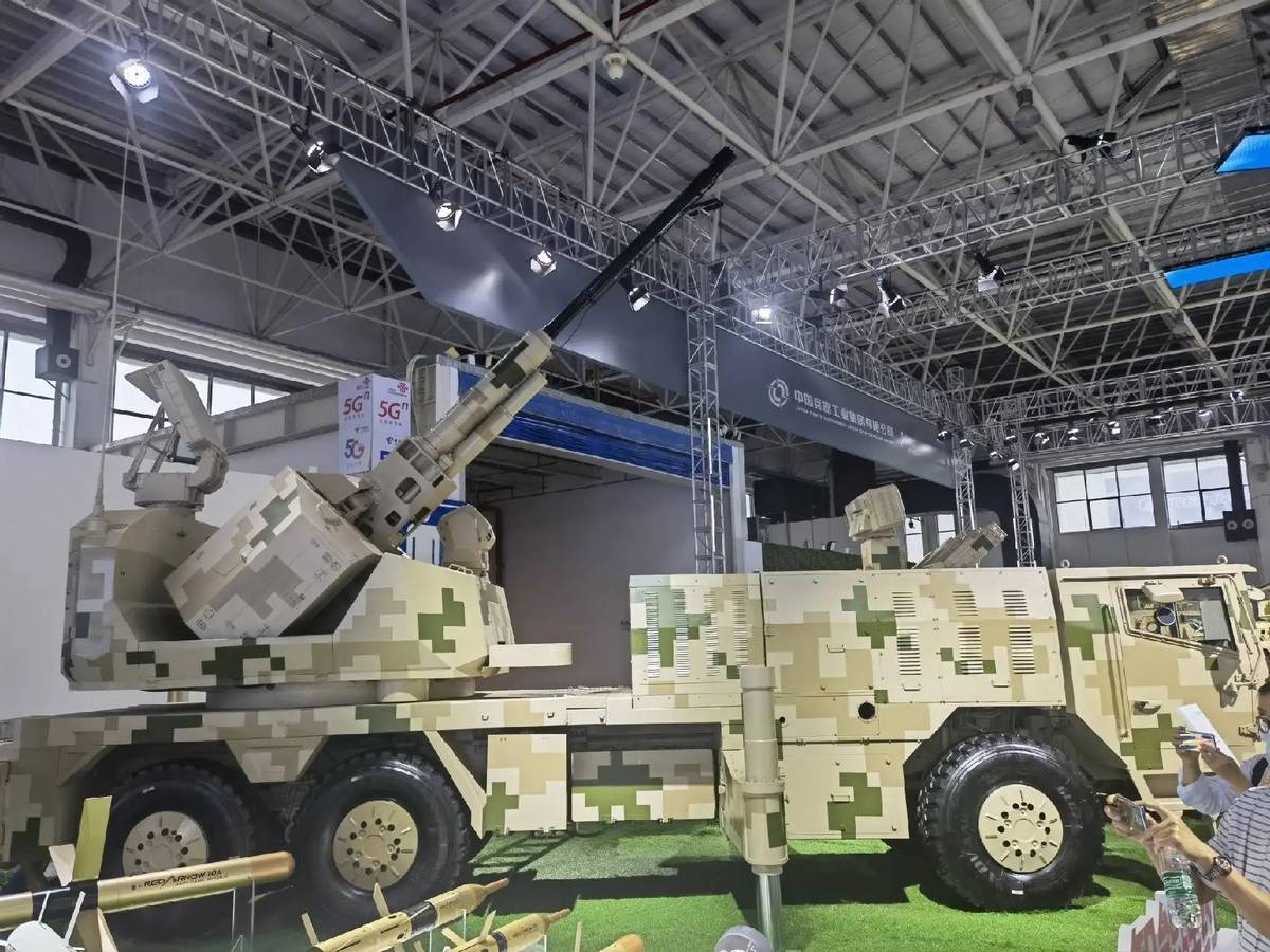 Russian troops attacked by drones!China's SA2 76mm vehicle-mounted anti ...