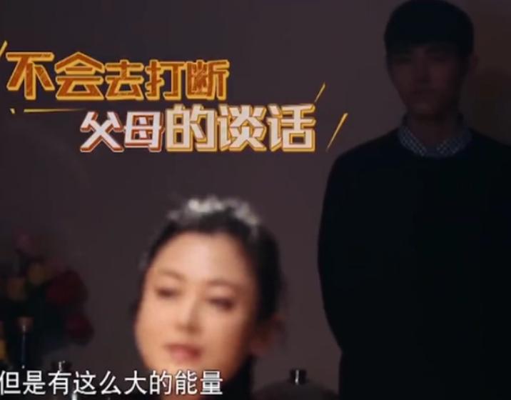 Chen Feiyu's original family: Kneeling at home to watch his parents eat ...