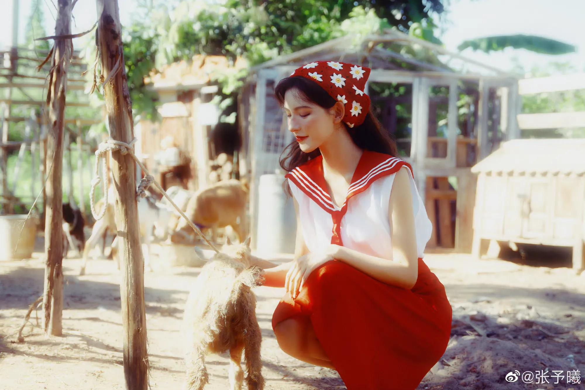 Zhang Yuxi's new style of sweet little red riding hood - iNEWS