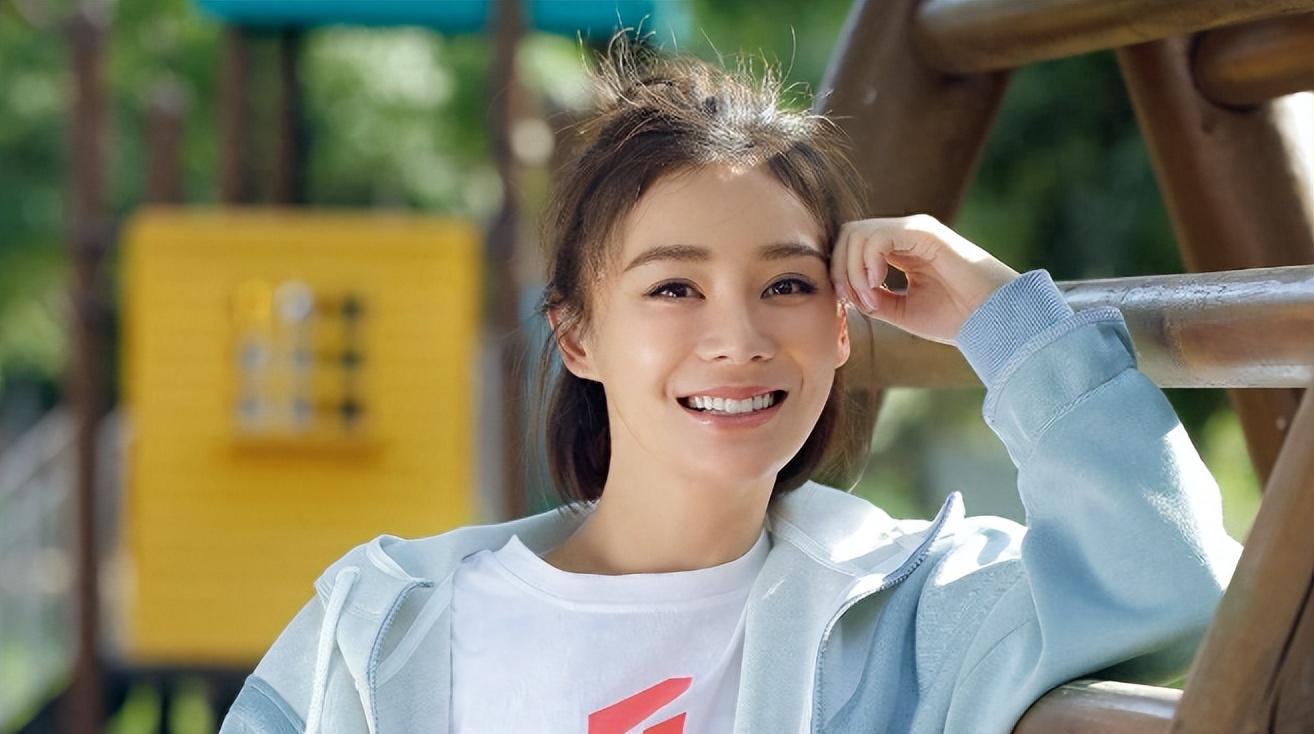 Engage in scheming, gain popularity, and complain first. Here's a breakdown of the slutty moves ...