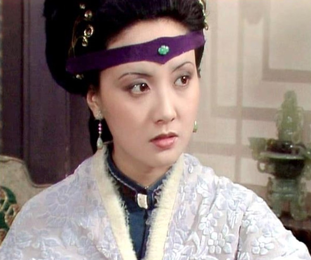 A Dream of Red Mansions: Wang Xifeng is a mixture of good and evil, and ...