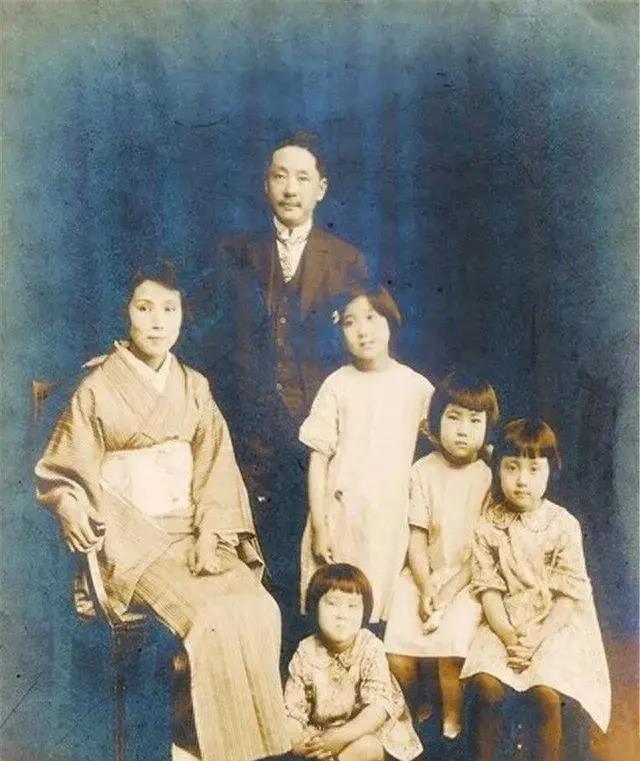 Jiang Ying's private photo album, these old photos are so rare! - iMedia