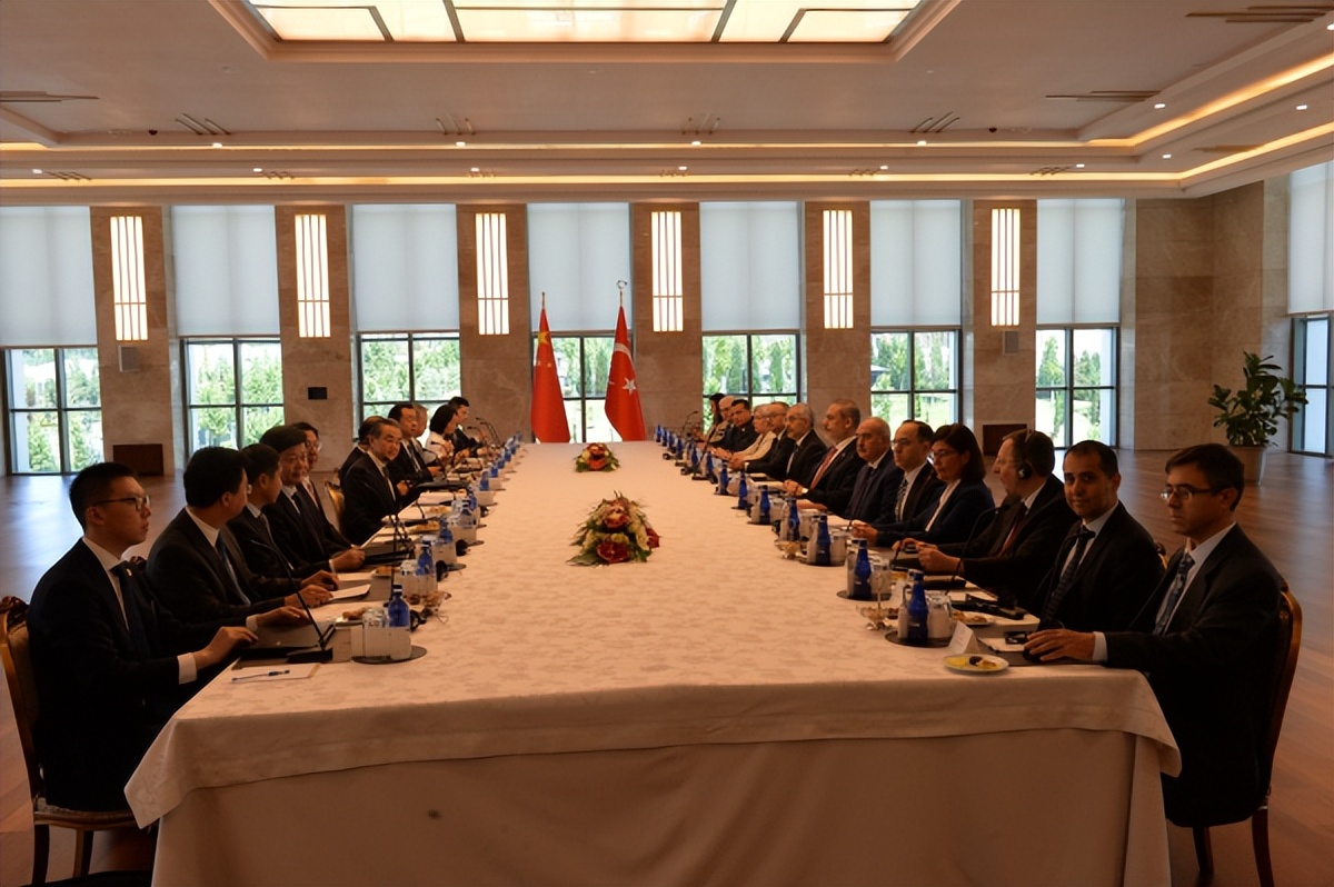 Wang Yi put on his battle armor again to make clear his position ...