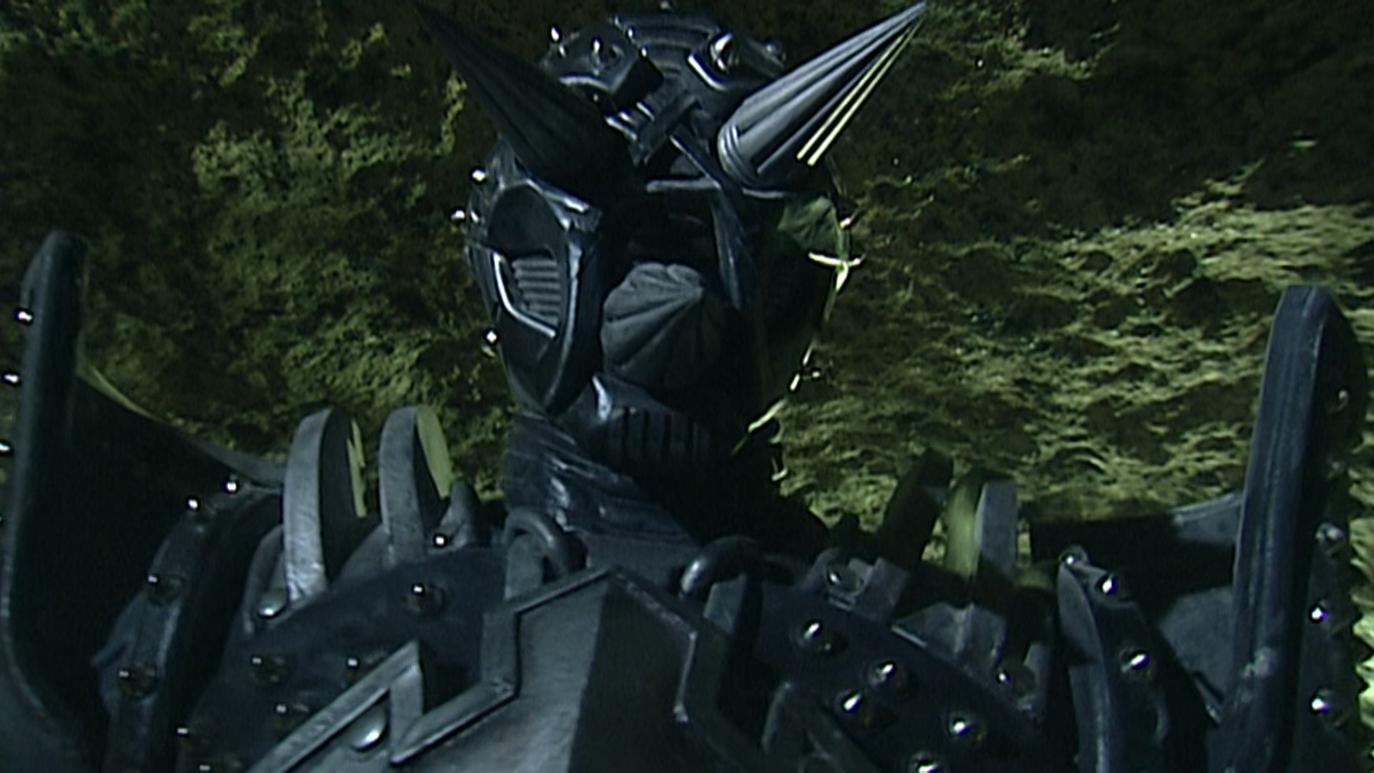 Kamen Rider Sword: The Mole Undead was brutally beaten by three knights ...