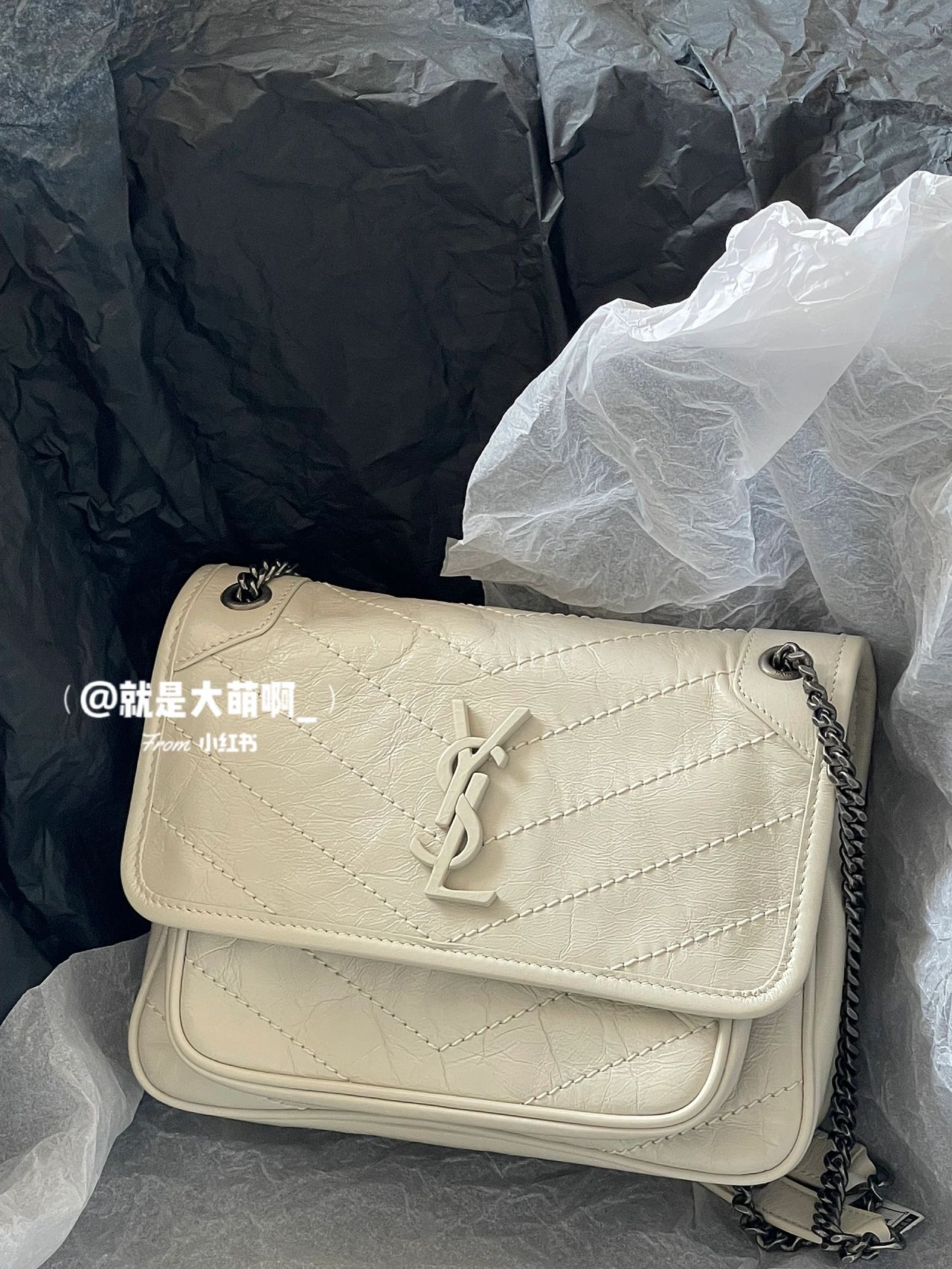 yslniki is milky white, so beautiful that the oily wax skin is also very durable. - iNEWS