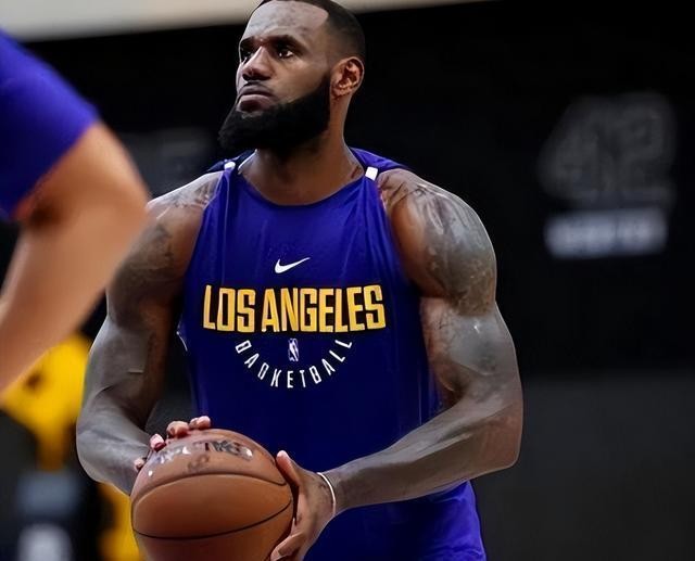 It is well known that NBA players with strong arms can be seen ...