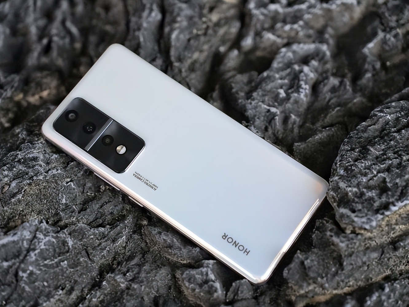 「新標杆」！驍龍8+配備IMX800主攝，12GB+256GB跌至2685元 - 資訊咖