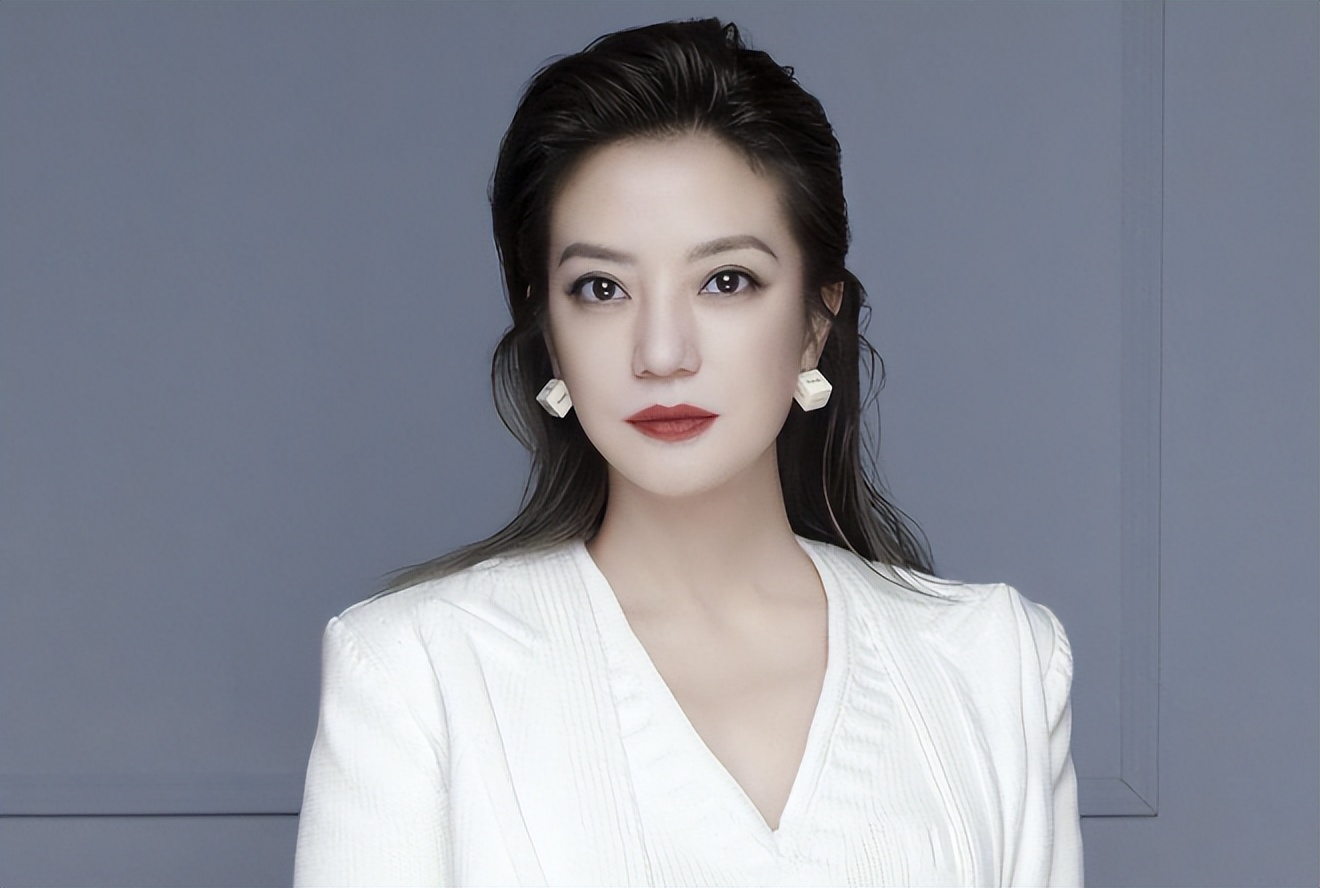 From "Chinese Superstar" to "No Such Person", the 47-year-old Zhao Wei ...