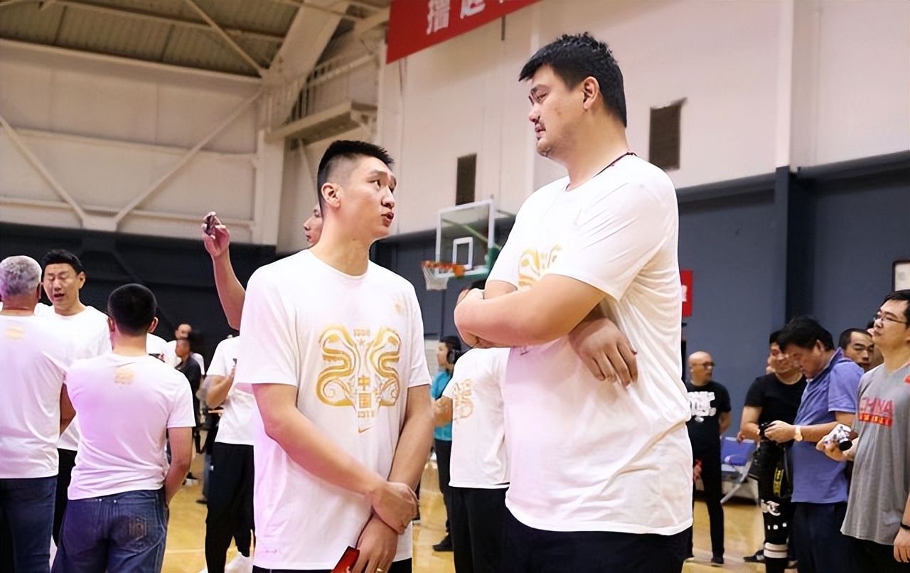 The double champion came out in a low-key manner, Yao Ming personally ...