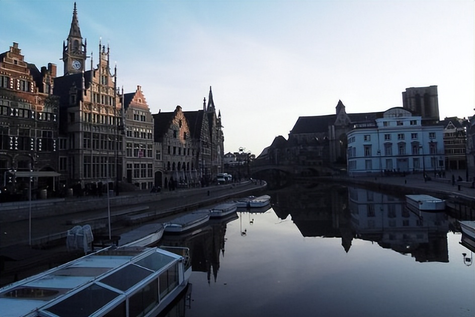 Belgian literary language history, themes and styles, and its ...