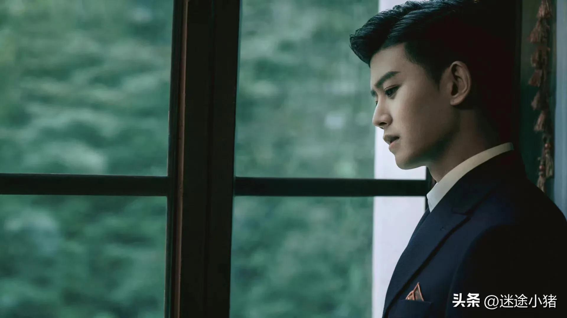 Ren Jialun's retro photo of the Republic of China, the back of the suit ...