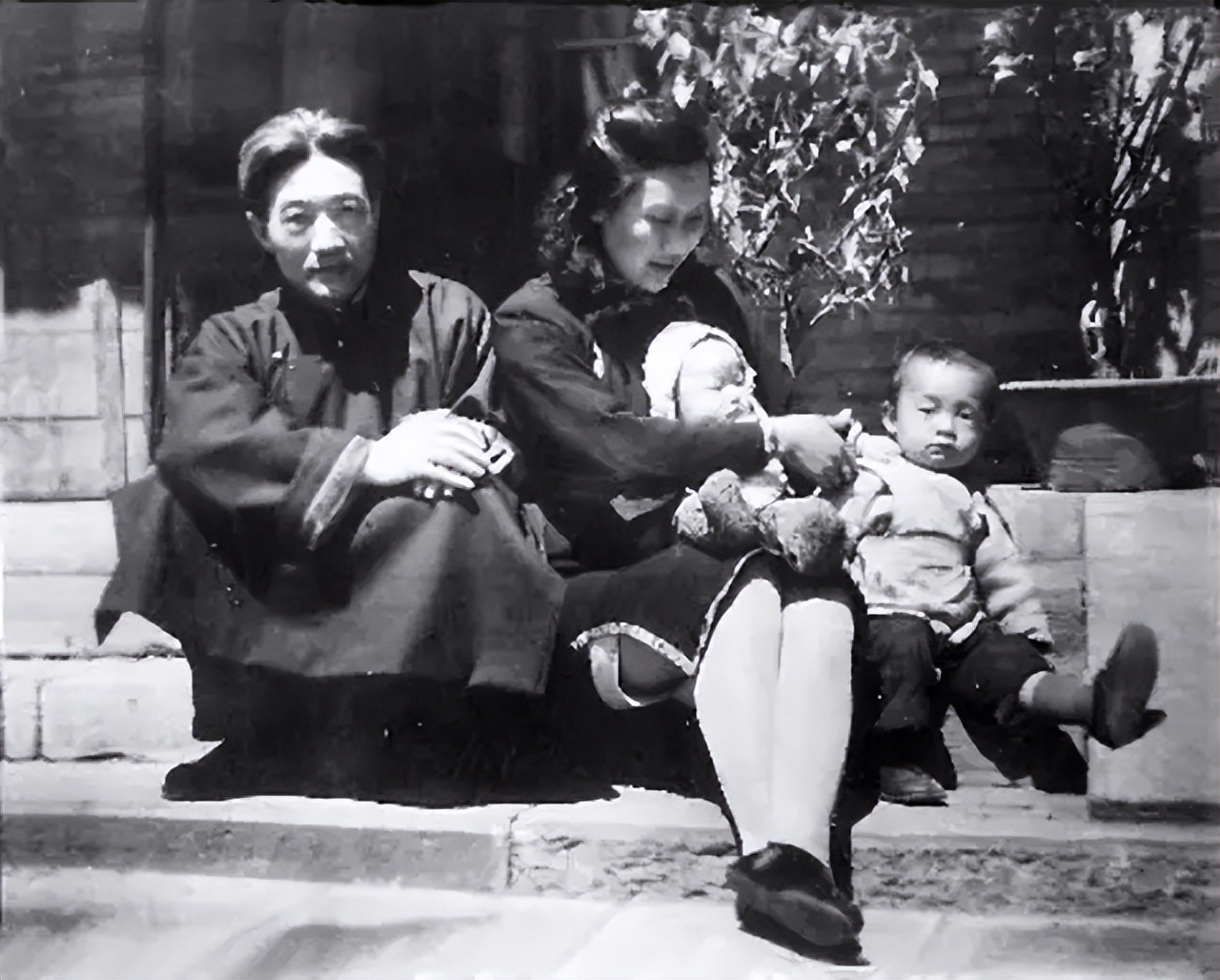 Elope with Xu Beihong for love----Jiang Biwei - iNEWS