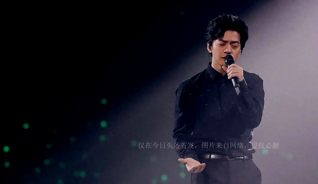 Li Jian: He insists on himself, is clean and unaffected by the world ...