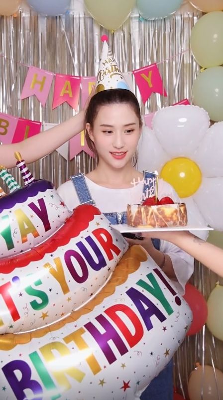 He Chaolian's newly married January smells like pregnancy! Wearing ...