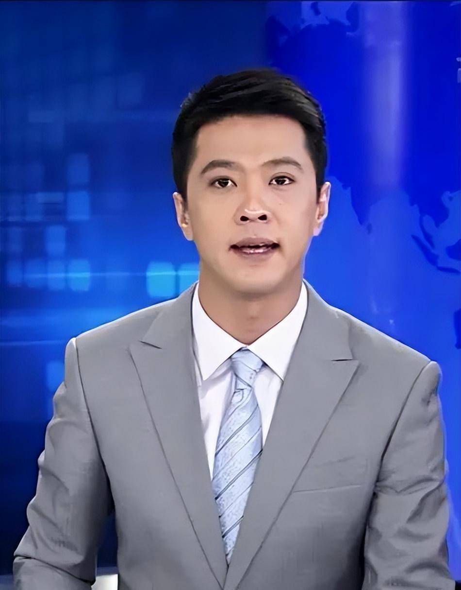 Famous CCTV anchor Gu Guoning: After his father died of illness, he divorced again, and his life ...