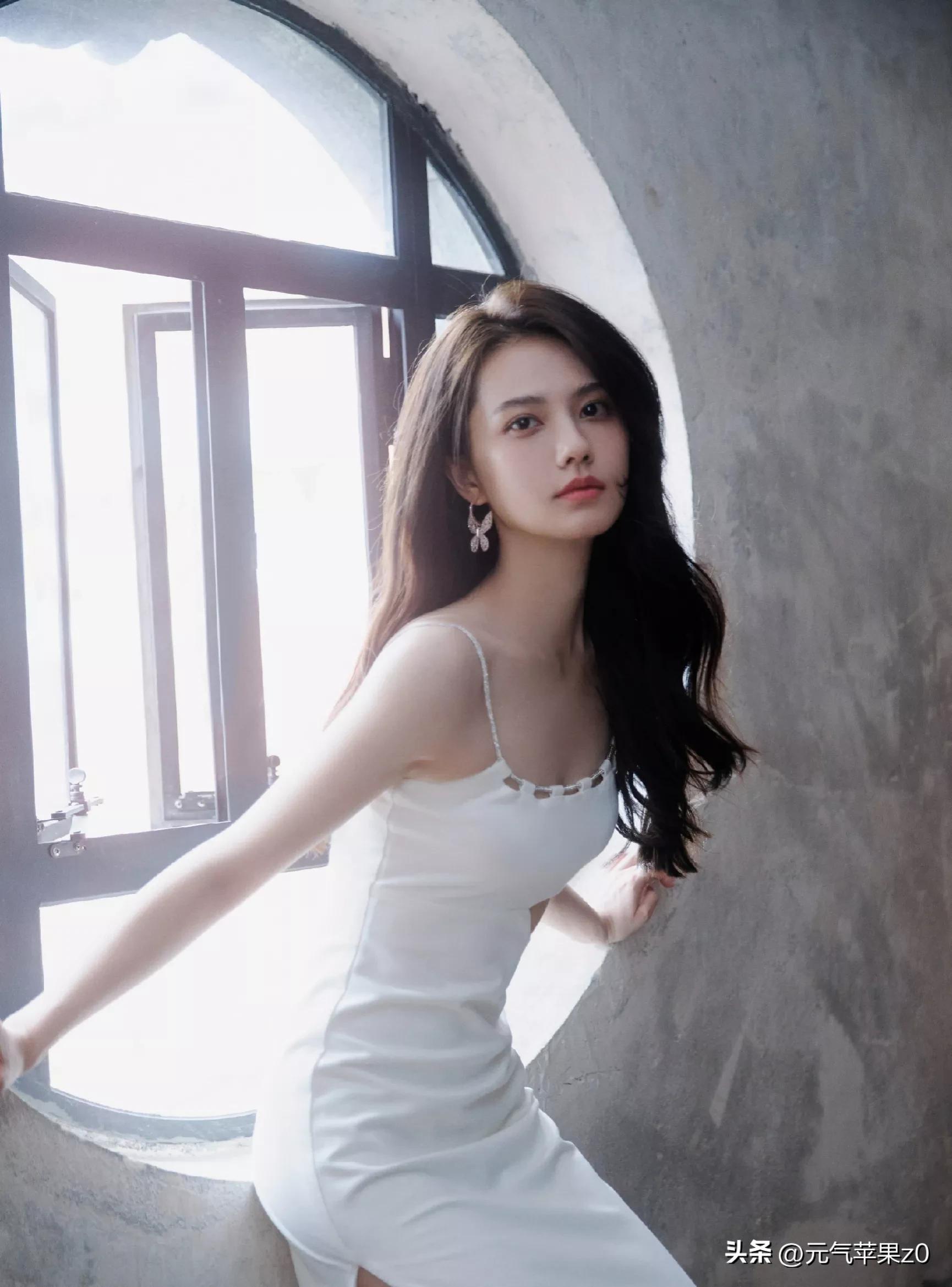 Jiang Peiyao - iMedia