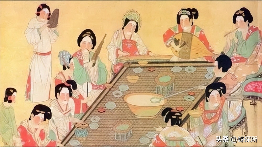 The craftsmanship of the Tang Dynasty gold-plated dancing horse-biting ...