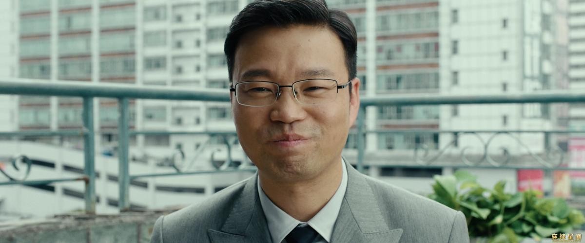 As a comedian and a small person, Wang Xun tried his best to let go of ...